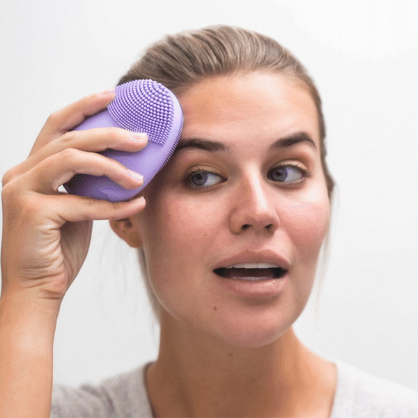 Isla Rechargeable Sonic Facial Cleansing Brush | Fancii – Fancii & Co.