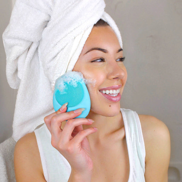 Isla Rechargeable Sonic Facial Cleansing Brush | Fancii – Fancii & Co.